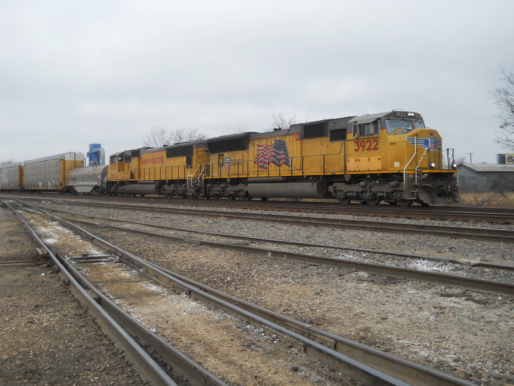UP 3922 UP 4028 14Feb2011 EB into the west end of the yard